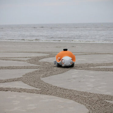 First Look at HAMR-Jr, a Cockroach-Inspired Quadrupedal Robot - TechEBlog