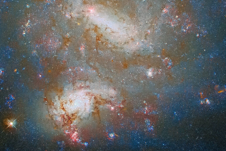 Astronomers Use Hubble Space Telescope to Image Strange Galaxy ...