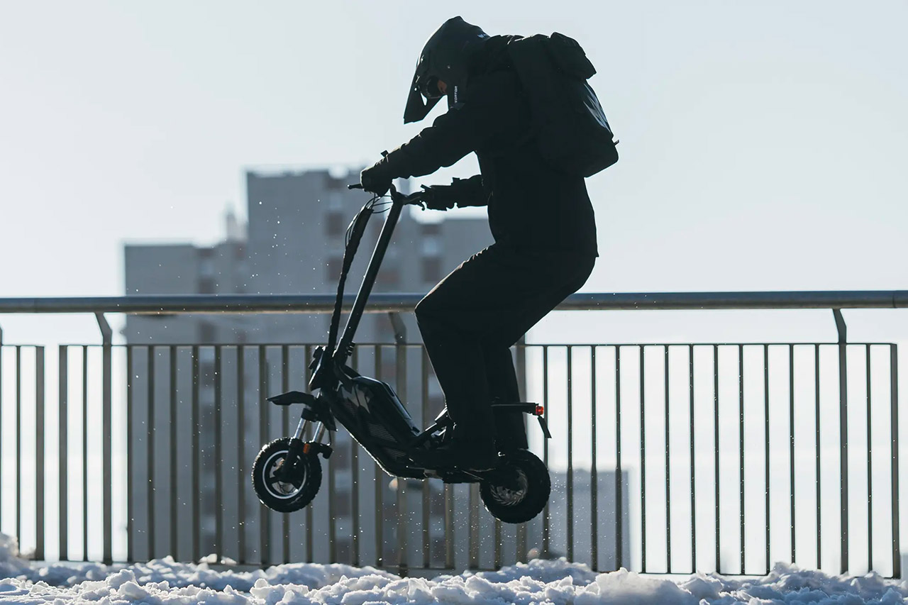 Acer Predator Extreme E-Scooter PES017 Can Hit 15.5MPH, Has 22-Mile ...
