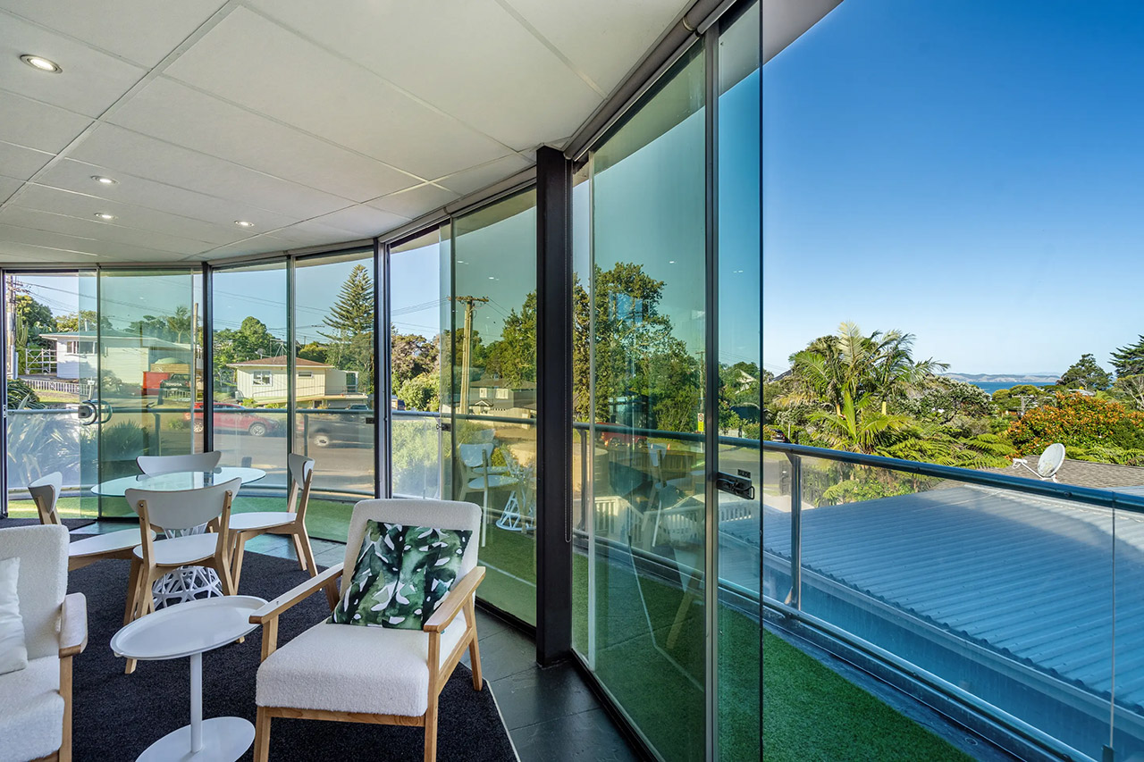 360-Degree Rotating 'The Lighthouse' Home Completes Full Rotation in 33 ...