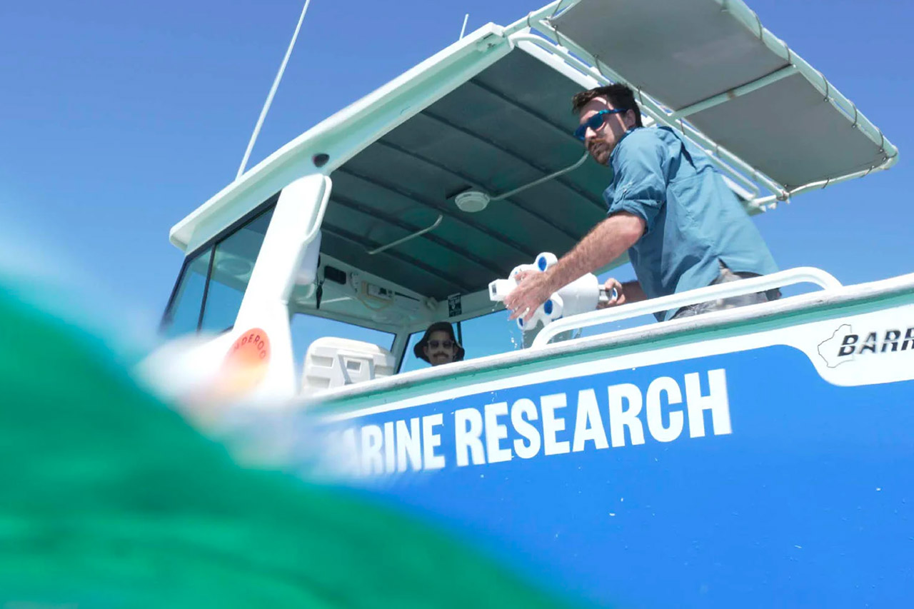 Hydrus Micro-Autonomous Underwater Drone Has Built-in 4K Camera for ...