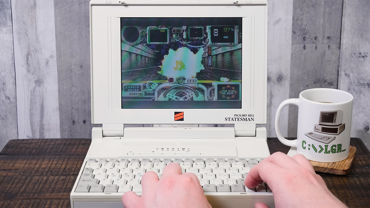 What It's Like to Use a Packard Bell Statesman Laptop from 1994 - TechEBlog