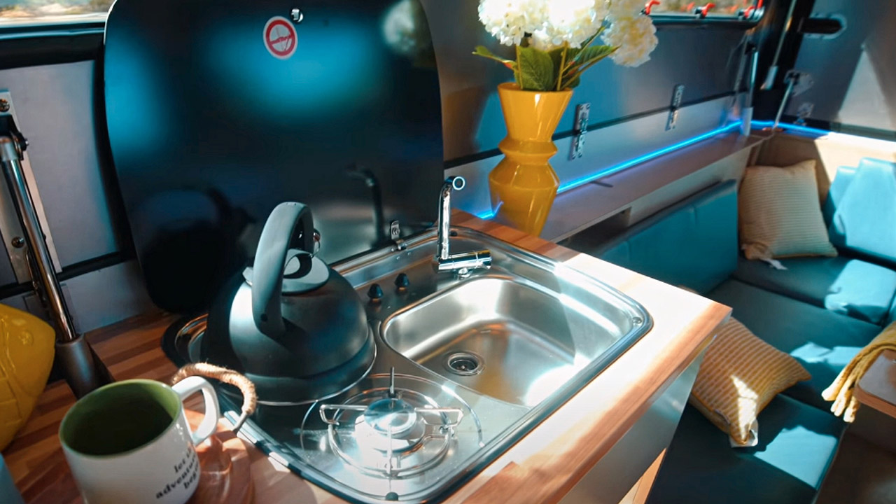 Exodus Capax Combines Luxury and Technology Into a Sleek Pop-Up Camper ...