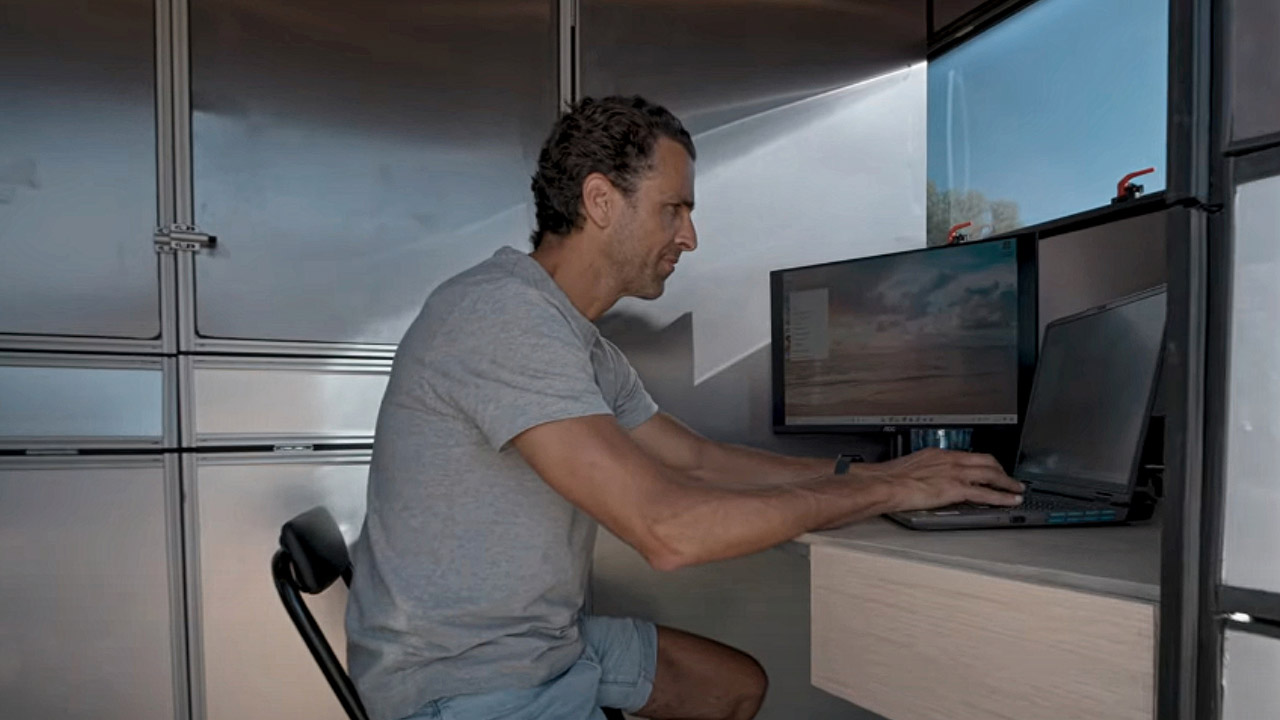 Exodus Capax Combines Luxury and Technology Into a Sleek Pop-Up Camper ...