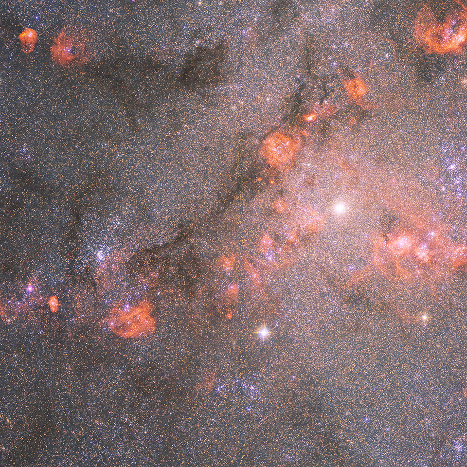 Hubble Snaps Incredible Image of the Triangulum Galaxy (M33), a Star Forming Factory - TechEBlog