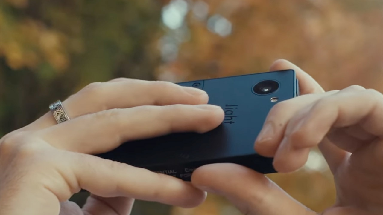 Minimalist Light Phone III Pre-Orders Begin, Adds Metal Frame, USB-C ...