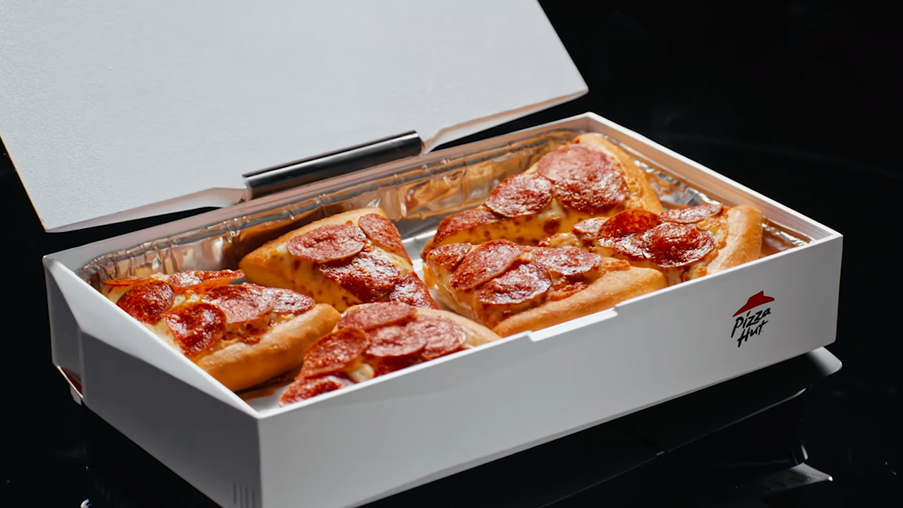 Pizza Hut's PIZZA WRMR Converts Your PlayStation 5 Into Slice Warmer When Gaming - TechEBlog