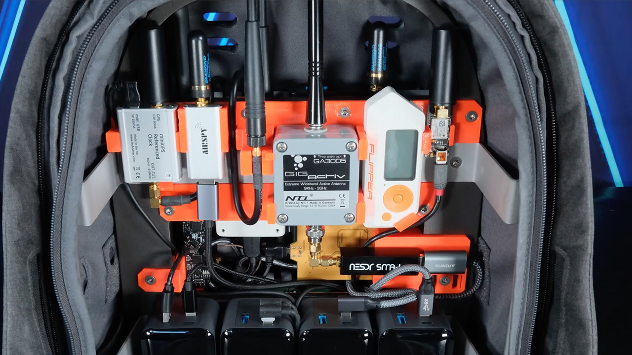 Cerambyx64 MOD_01 Backpack Contains Hidden Computer and Cybersecurity ...