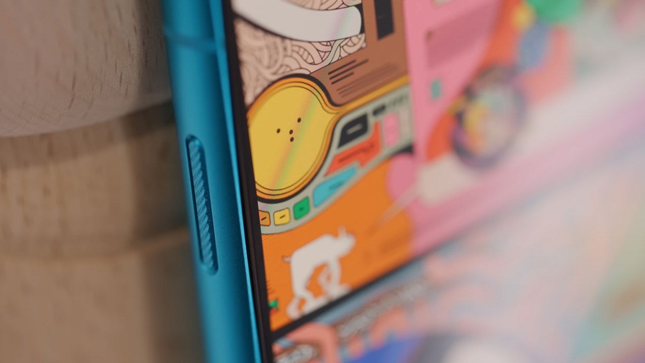 Hands-On with the HMD Skyline, an Innovative Smartphone That is Easily ...