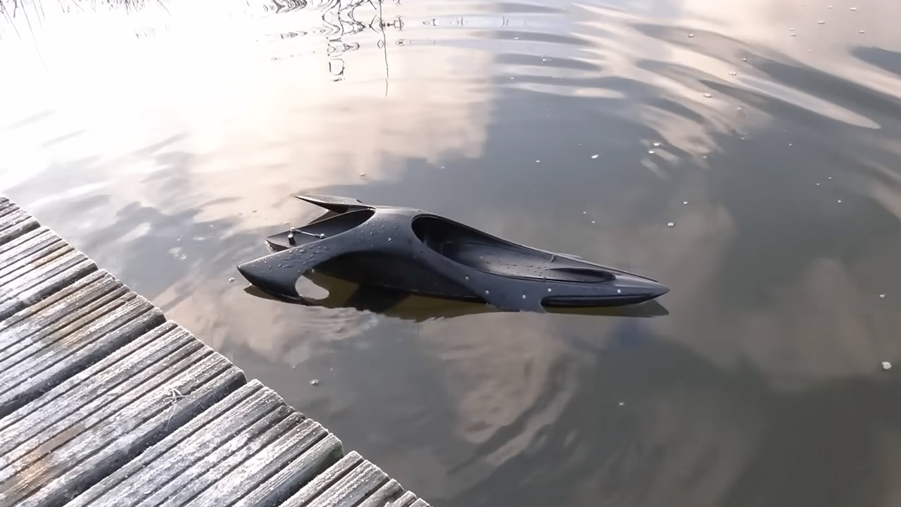 Forget Propellers, the Radio-Controlled HydraJet Hydroplaning Boat ...
