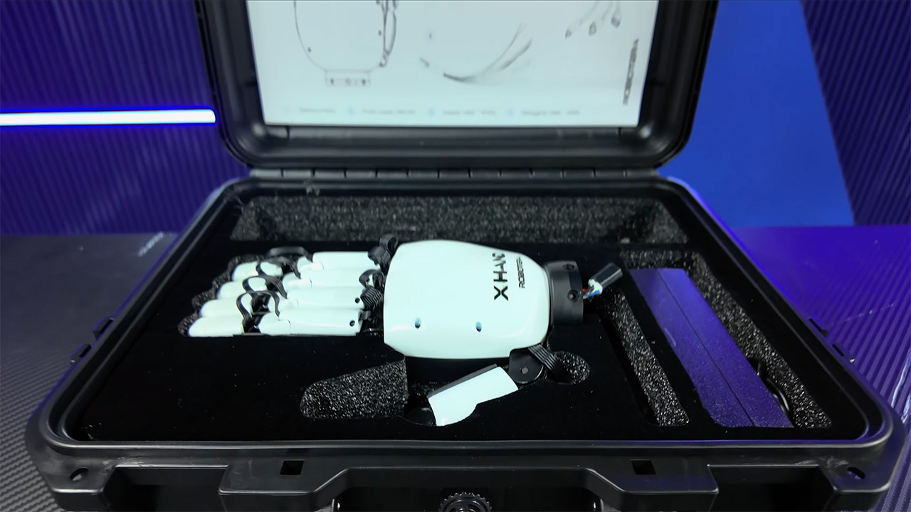 Robotera's XHAND1 is a Robotic Hand Designed for Esports Gaming - TechEBlog