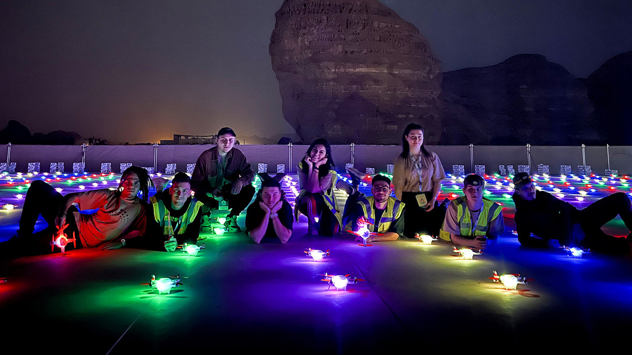 Lumasky Used 9,000 Drones to Put On This Incredible Disneyland Abu ...