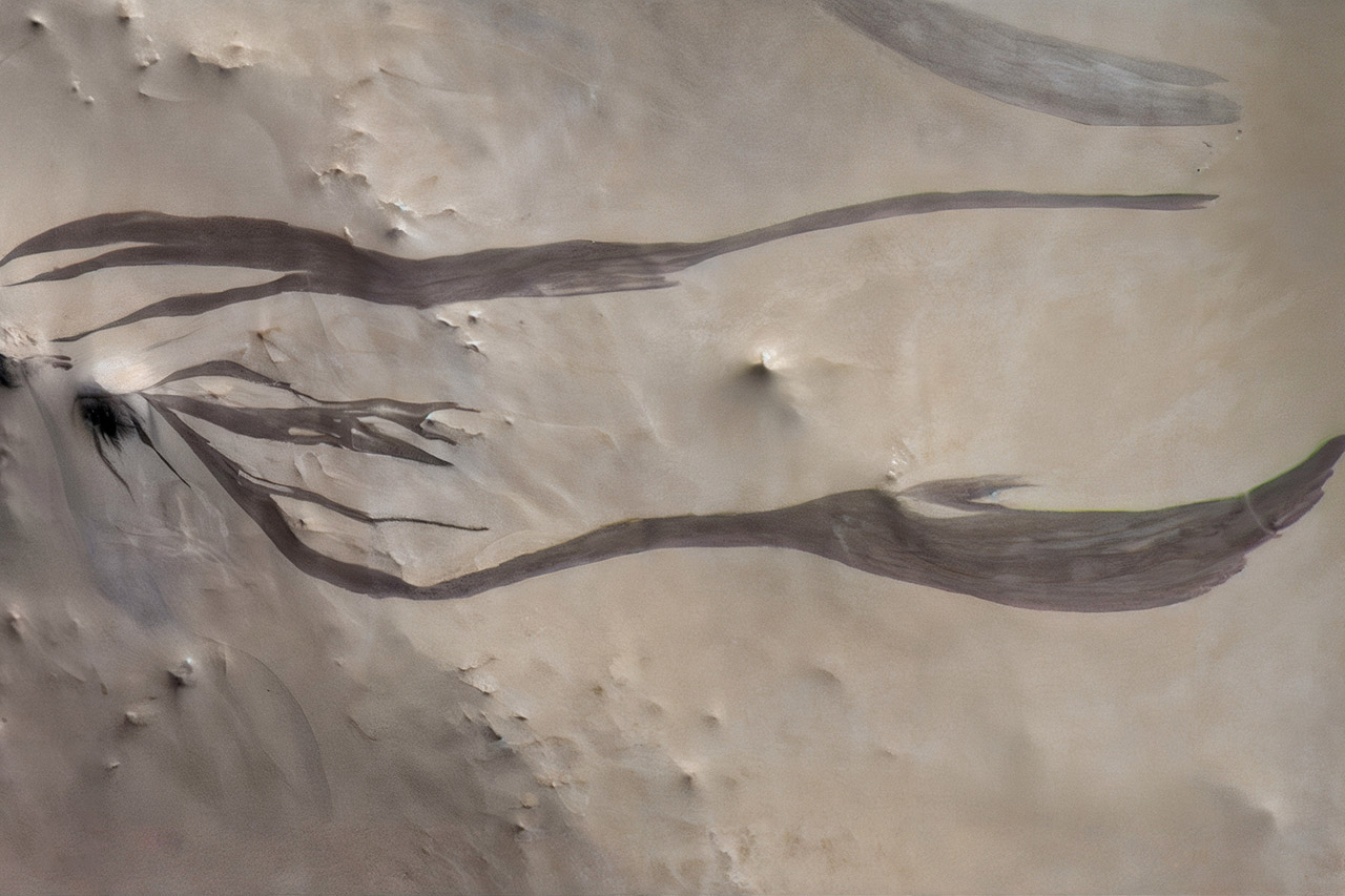 These Dark Streaks on Mars are More Than Meets the Eye, Here's Why ...