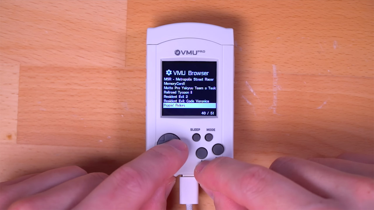 Hands-On with 8BitMods' VMU Pro, a Modern SEGA Dreamcast Memory Card That Doubles as a Retro ...