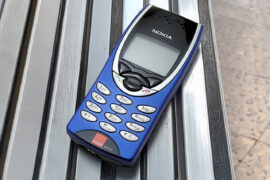 Rare Look Inside a Nokia Factory in 1999 Shows How They Crafted the ...