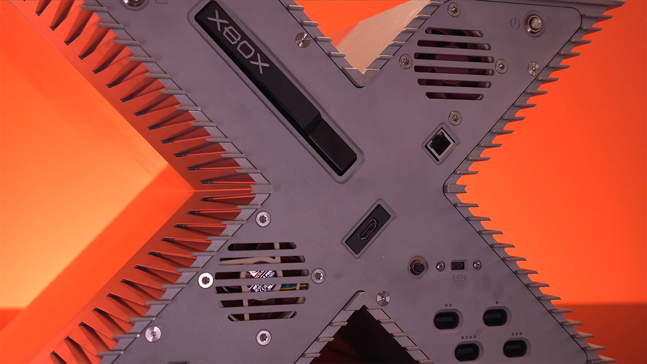 One Modder’s Aluminum Dream Resulted in This Functional Xbox Prototype ...