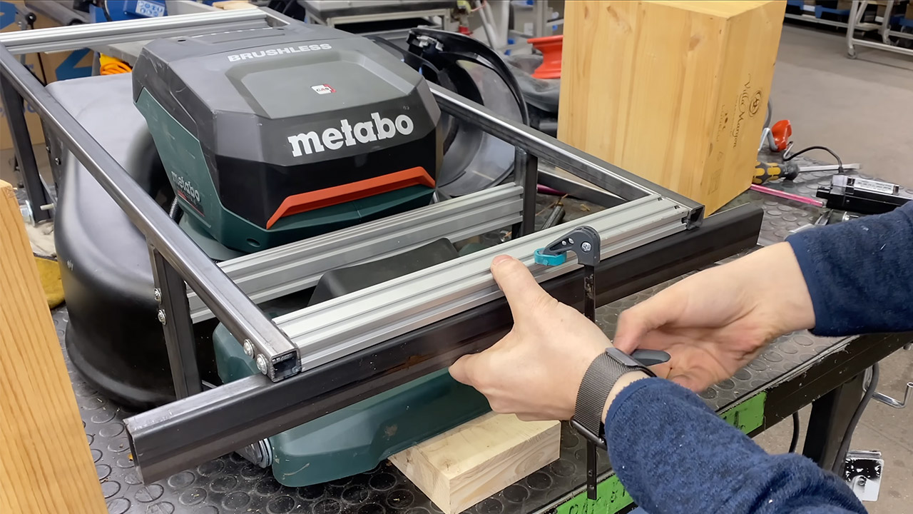 Custom Remote-Controlled Electric Lawnmower Lets You Pilot it Across ...