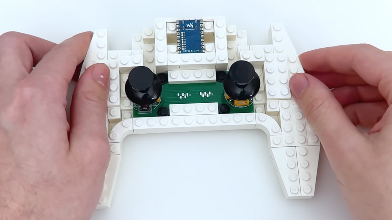 A LEGO Nintendo Switch Pro Controller That Actually Works - TechEBlog